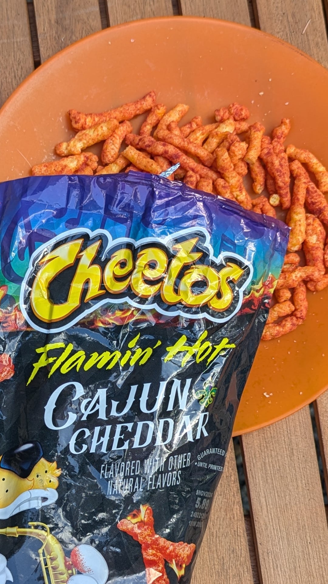 Review of Flaming Hot Cajun Cheddar Cheetos - I Tried That